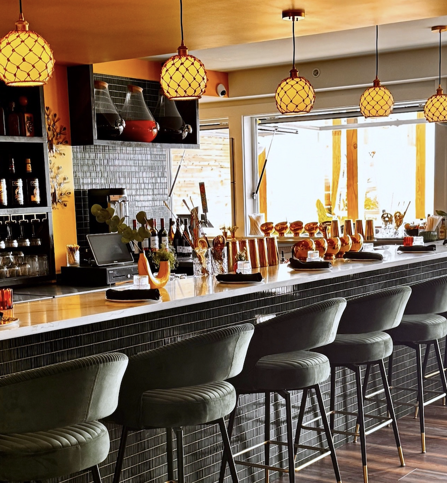 Lulu's | Beachfront Bar and Restaurant | York, Maine